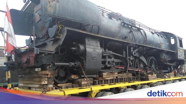 Solo Dapat Pinjaman Lokomotif Kuno Eks Penarik Kereta Kepresidenan