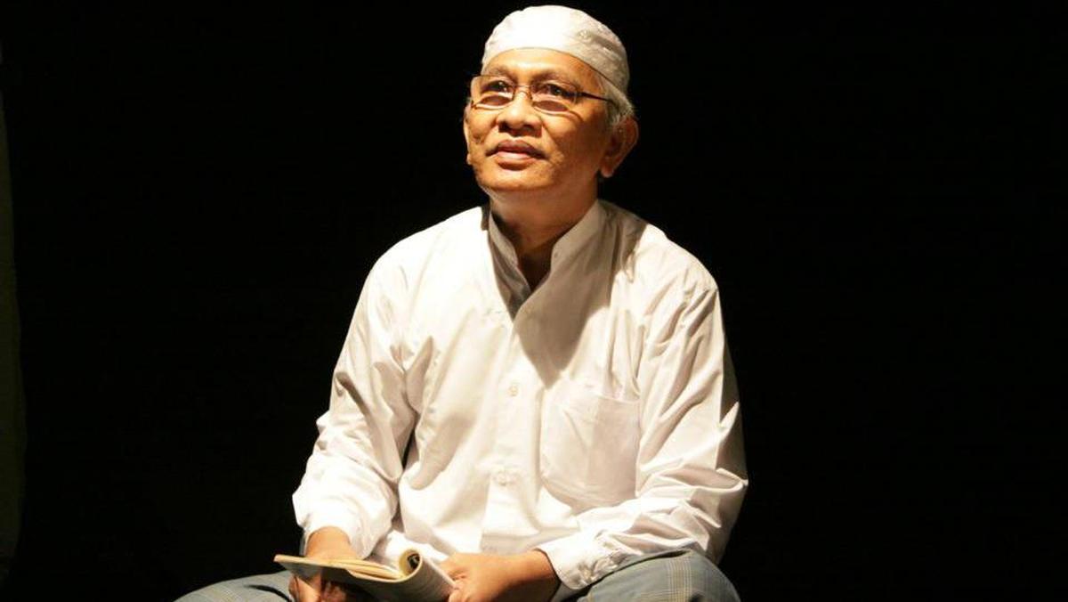 Usia Boleh 70-an, Tapi Gus Mus Punya Gaya Hidup Sehat yang Bisa Ditiru