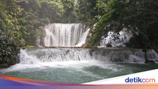 Cantik dan Populer, Ini Air Terjun Piala di Kota Luwuk