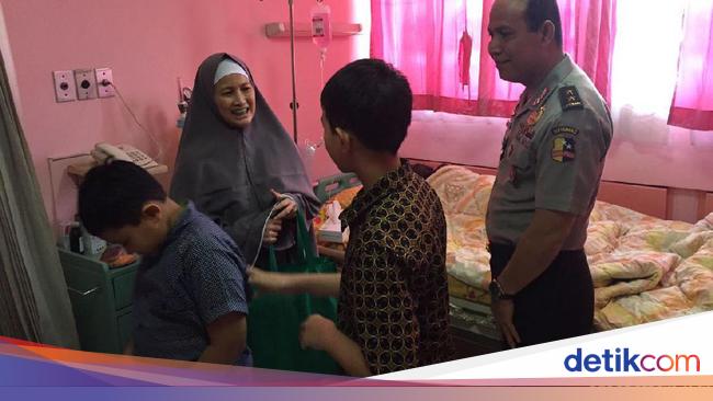 Jenguk Korban Tragedi Pulomas, Boy Rafli: Anet Luar Biasa