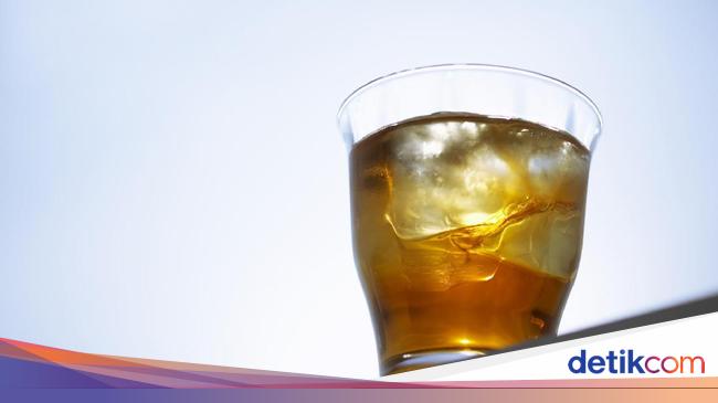 Teh Anget Vs Es Teh, Mana yang Lebih Baik?