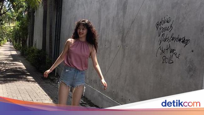 Tampil Tanpa Bra (Lagi), Sulli Bikin Netizen Salah Fokus