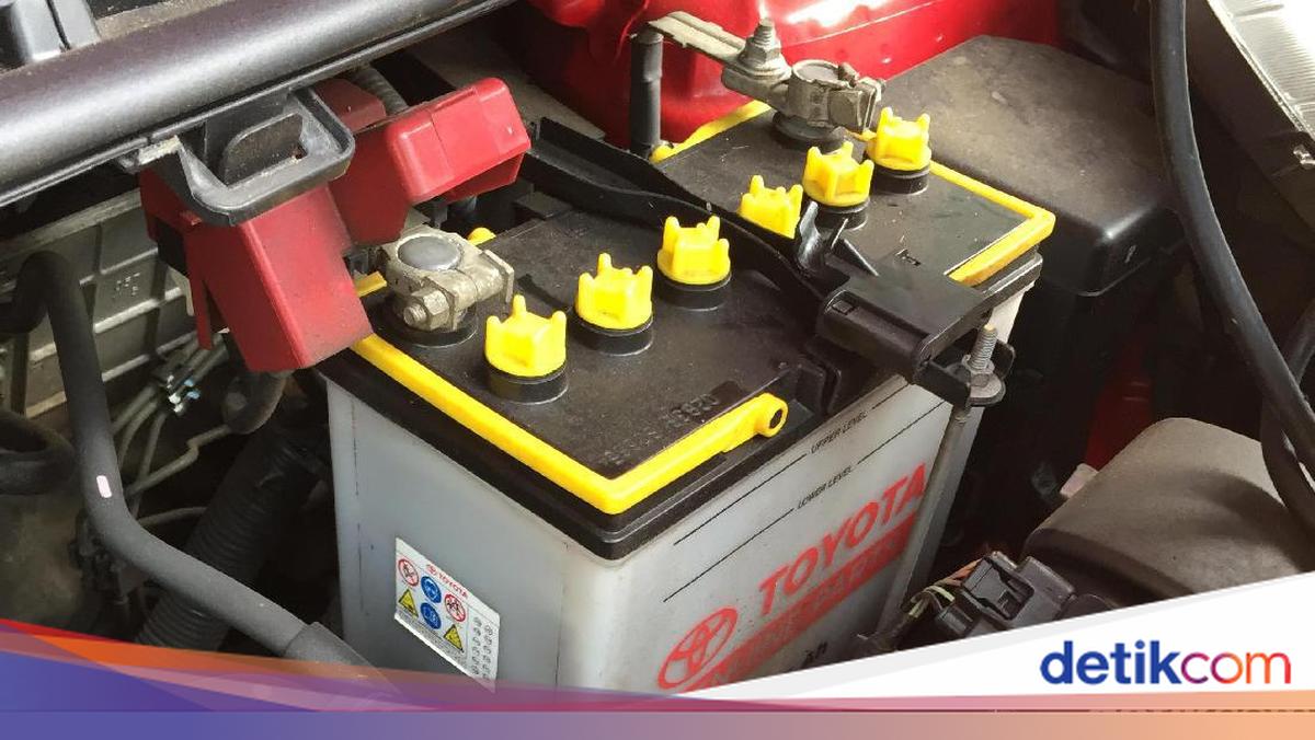 6 Perbedaan Aki Kering dan Basah Mobil, Mana yang Lebih Baik?