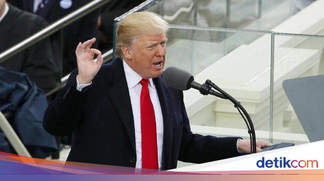 Lucu! Pidato Trump Ternyata Mirip Bane, Musuhnya Batman