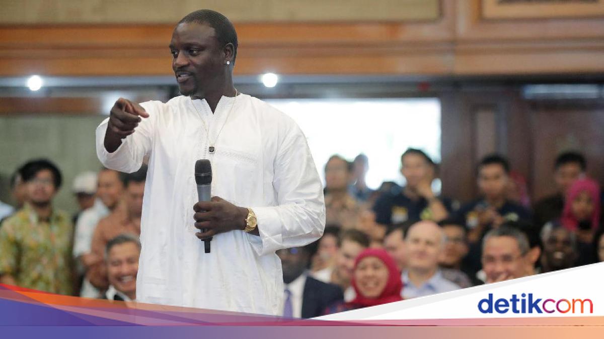 Akon Ungkap Alasan Poligami, Analogikan Istri Bak Ferrari