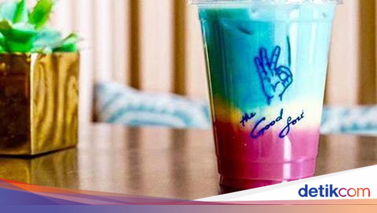 Slurrp! Rainbow Iced Latte yang Cantik Ini Dibuat dari Kunyit hingga Bit