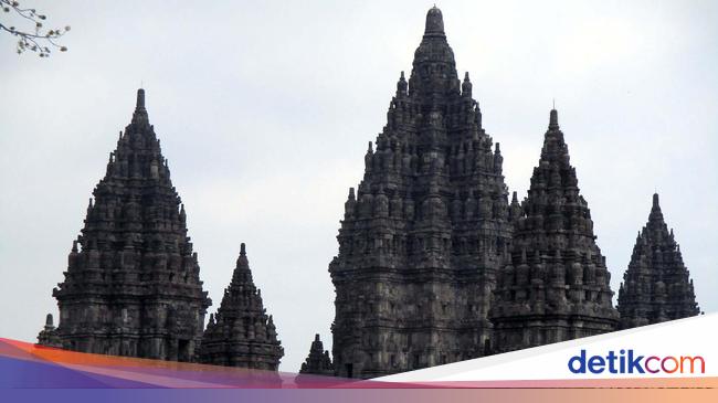 Sejarah Pembangunan Candi Prambanan dan Legenda Kutukan Bandung Bondowoso
