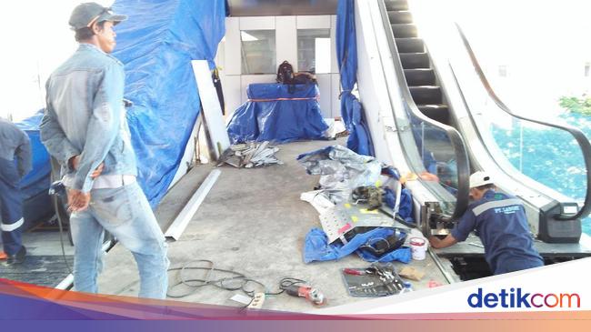 Halte 'Tinggi' TransJ Cipulir Dipasangi Eskalator, Ini Penampakannya