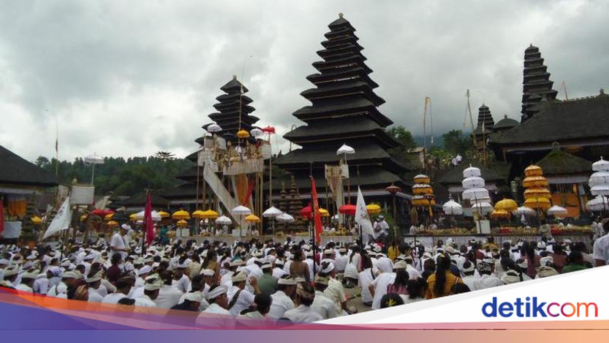 Sejarah, Makna, dan Keindahan Arsitektur Pura Terbesar di Bali