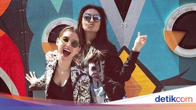 Pilih Mana? Gaya Raline Shah dan Millane Fernandez Saat Berlibur Pilih Mana? Gaya Raline Shah dan Millane Fernandez Saat Berlibur