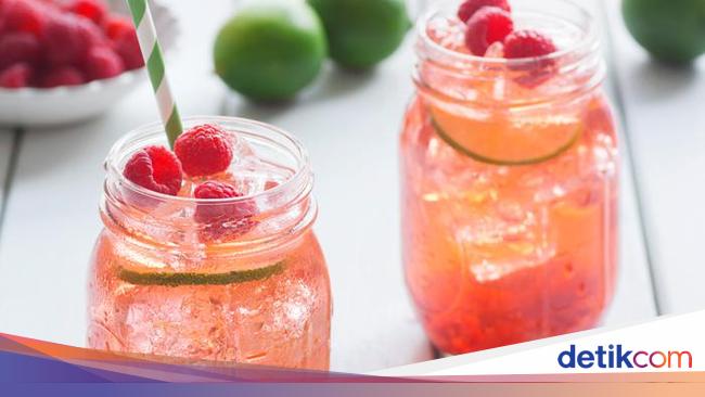 Sajikan Segar Dingin Teh Aneka Buah dengan 3 Langkah Ini
