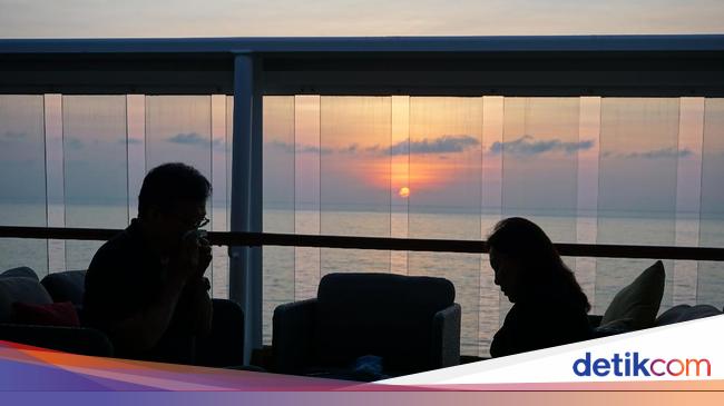 Pesona Temaram Senja Berbagai Negara dari Kapal Pesiar