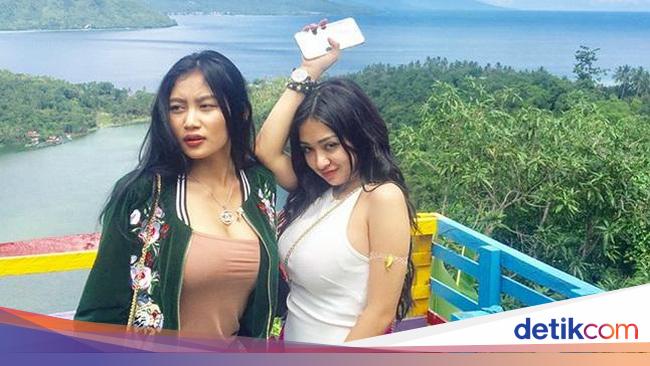 Saat Pamela Safitri Nikmati Keindahan Alam Ternate
