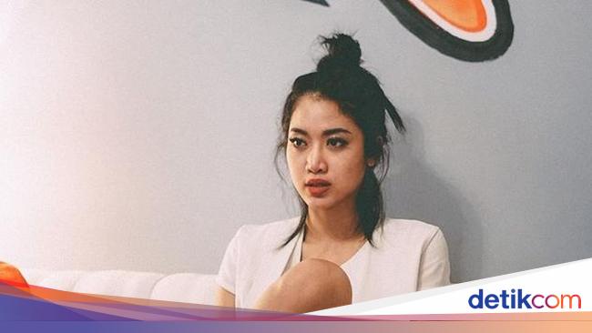 Penjelasan Widi Vierratale Soal Aksi Buka Baju di Palu Berujung Dipolisikan