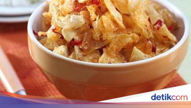 Yuk, Bikin Kering Kentang Pedas dengan 4 Langkah Ini