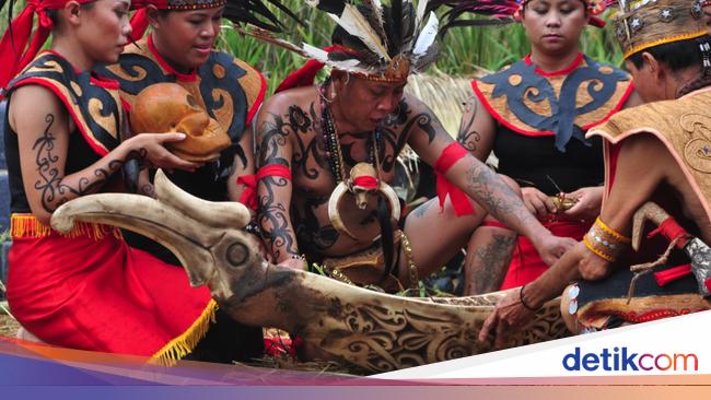 Nyobeng Sebujit, Ritual Cuci Tengkorak Tarik Wisman Perbatasan