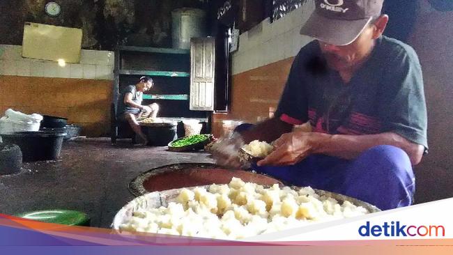 Geplak dan Peyek Tumpuk Oleh-oleh Khas Bantul