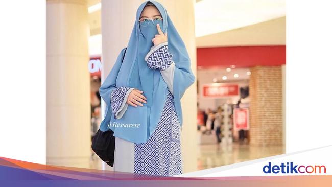 Foto: 10 Gaya Hijab Colorful Aktris Ressa Rere yang Bercadar