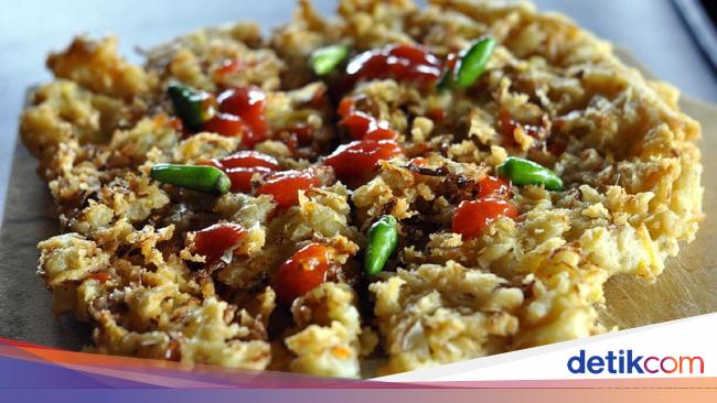 Sedang Berlibur di Sukabumi? Cobain Deh Bala-bala Pizza