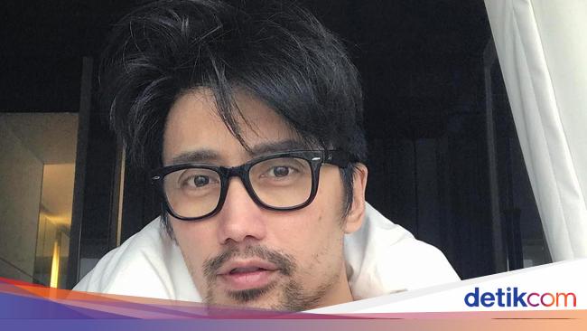 Terungkap, Rahasia Awet Muda Pria Tampan Viral yang Ternyata Sudah 52 Tahun Terungkap, Rahasia Awet Muda Pria Tampan Viral yang Ternyata Sudah 52 Tahun