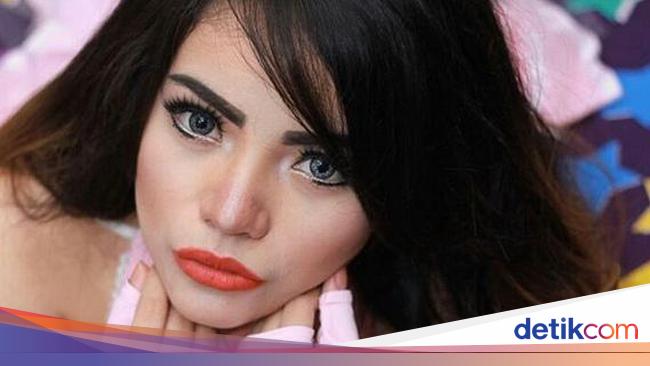 Rangkaian Kejadian Dinar Candy Berbikini Hingga Diciduk Polisi