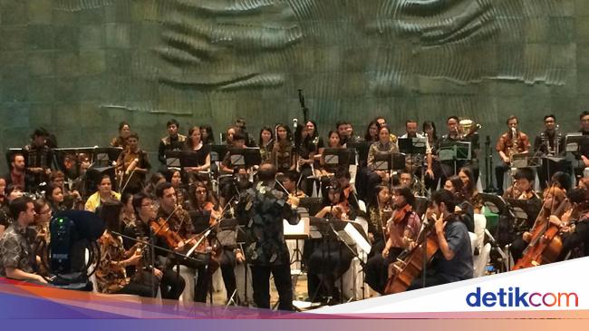 Lagu Sinanggar Tulo Diiringi Orkestra Spanyol Pukau Penonton