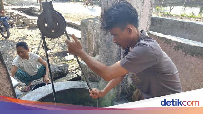Sumur Warga Kreyo Cirebon Mulai Alami Kekeringan