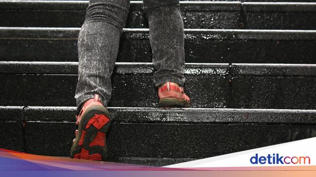 Naik dan Turun Tangga, Olahraga Sederhana yang Bermanfaat untuk Kesehatan
