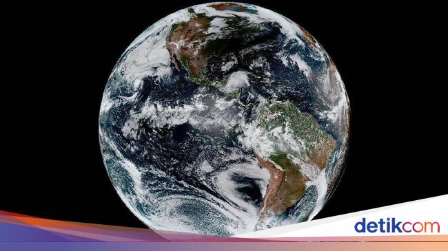 Penampakan Bumi Bulat Dilanda Gerhana Matahari