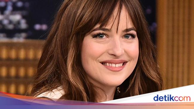 Putus dari Chris Martin, Dakota Johnson Cari Pacar Ideal: Bukan Orang Berengsek