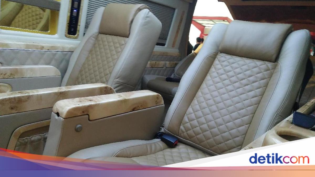 Intip Proses Modifikasi Interior Mobil Jadi Mewah
