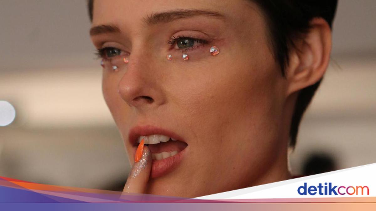 Tips Makeup Cepat Kurang Dari 10 Menit untuk Dapatkan Wajah Segar