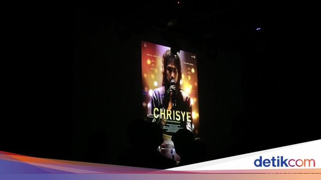 6 Fakta Film Chrisye, Biopik yang Dibintangi Vino G Bastian