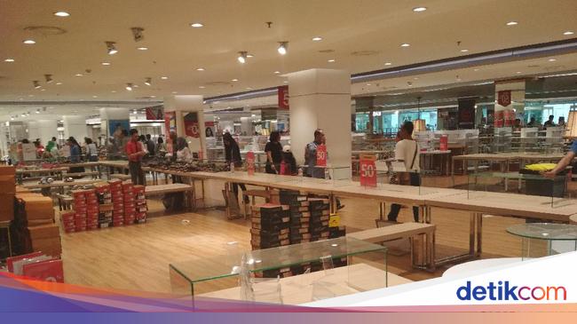 Gerai Mau Tutup, Barang di Matahari Pasaraya Blok M Nyaris Ludes