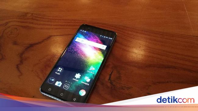 Ponsel Murah Sharp R1 Unggulkan Layar Jernih