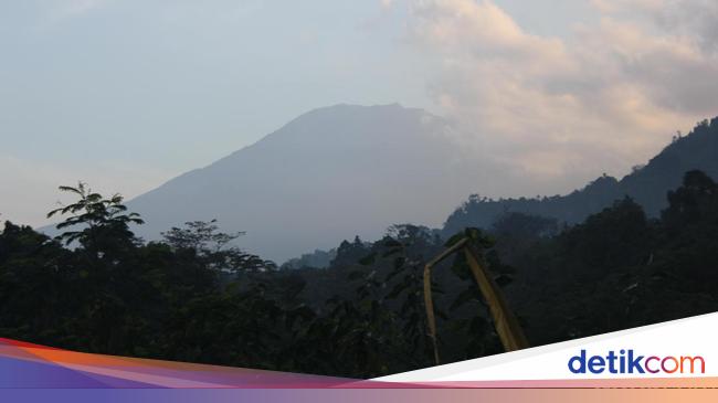 Sirene dan Rambu-rambu Telah Dipasang di Gunung Agung