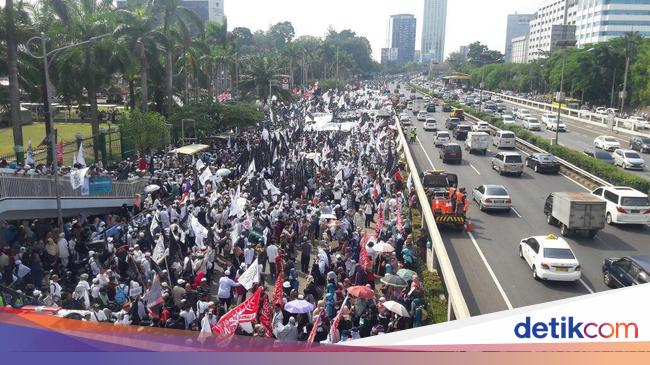 Polisi Dan Massa Aksi 299 Kompak Baca Asmaul Husna