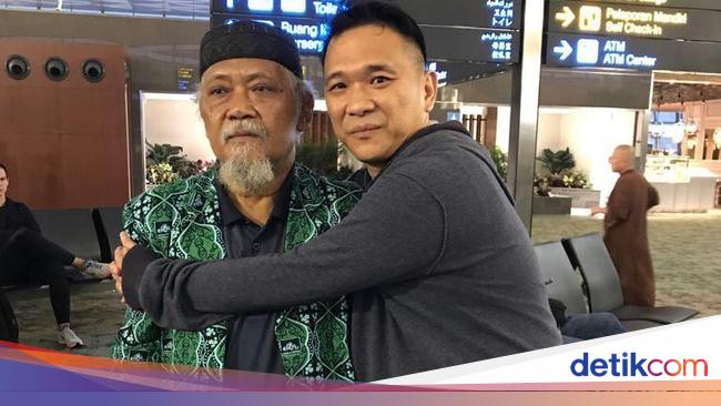 Terungkap! Ini Dia Pria yang Biayai 65 Gurunya Piknik ke Luar Negeri Terungkap! Ini Dia Pria yang Biayai 65 Gurunya Piknik ke Luar Negeri
