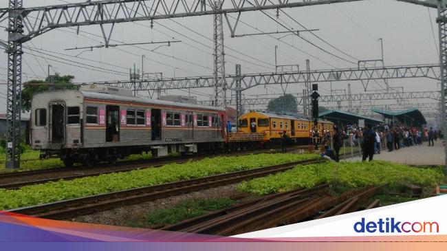 Ini Kereta Penolong yang Selamatkan KRL Anjlok di Manggarai