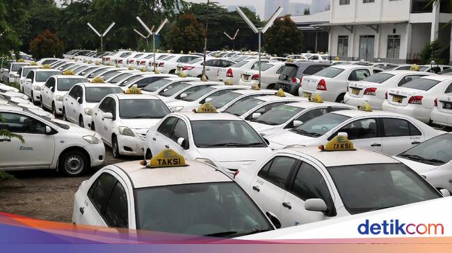 Perbandingan Kinerja Blue Bird dan Taksi Express