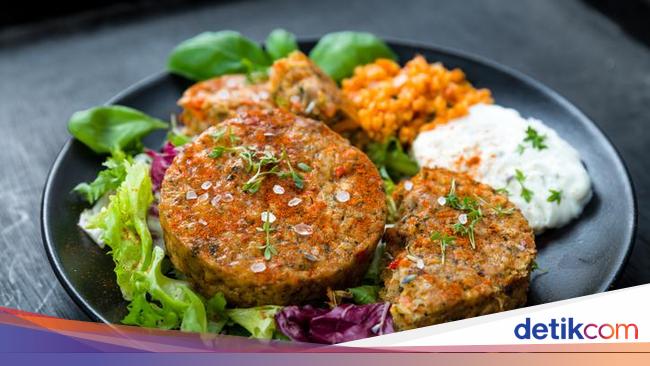 Ahli Gizi Komentari Vlog 'Daging Palsu' Raditya Dika