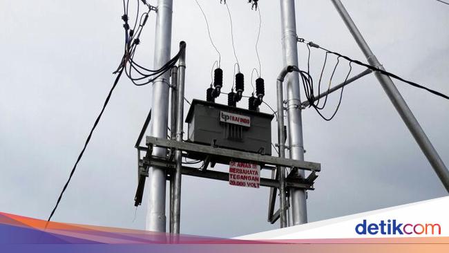 PLN: Tiang Listrik Saja Hanya 65% Komponen Dalam Negeri