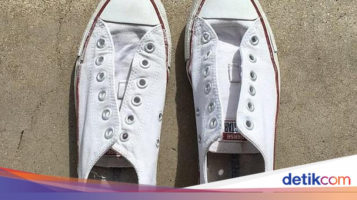 Cara Cuci Sepatu Putih Ini Viral, Sneakers Dekil Jadi Bersih Seperti Baru