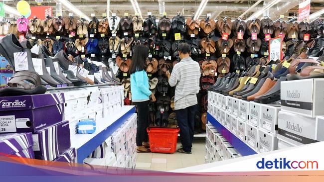 Sandal dan Sepatu Diskon Sampai 50% di Transmart Carrefour