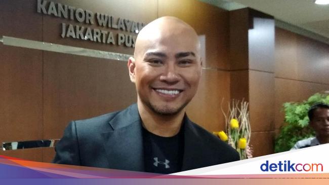 Kicauan Deddy Corbuzier soal Pancasila dan Lambang Ambulans Kicauan Deddy Corbuzier soal Pancasila dan Lambang Ambulans