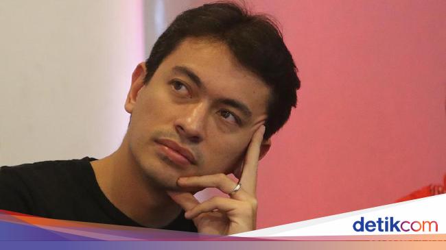Profil Rian Ernest yang Mundur dari PSI: Eks Staf Ahok hingga Caleg DPR