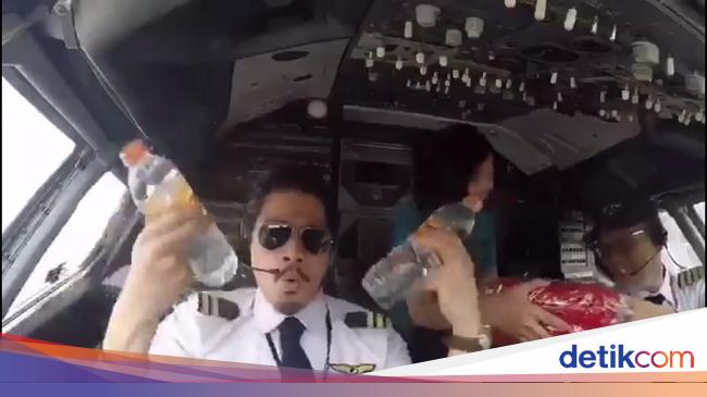 Pilot Berpantun dan Kopilot Ganteng Joget yang Viral dari NAM Air