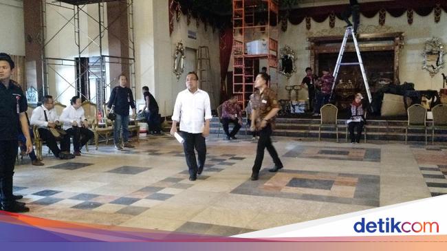 Dekorasi Pernikahan Putri Jokowi Mulai Dipasang di Graha Saba Buana