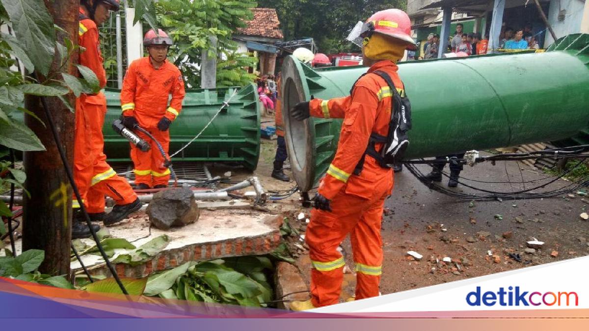 Tower BTS Roboh di Cipayung, Tanggung Jawab Siapa?