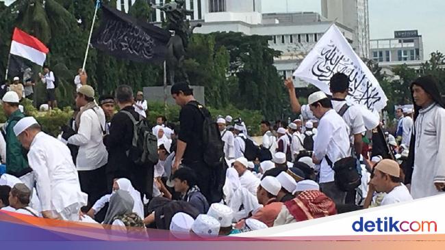 Bendera-bendera yang Berkibar di Reuni 212